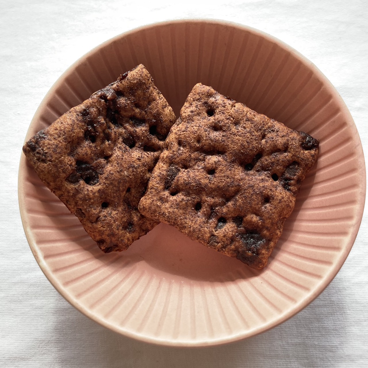 【レーズン好き必見】オールレーズン誕生50周年記念、「大人のチョコ＆レーズン」の実食レビューをご紹介♡ - お菓子とスイーツのメディアPakutto(パクッと)