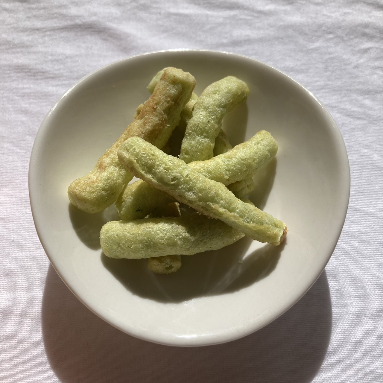 【ビールのお供に最高！】東ハトの辛めのおつまみスナックを徹底レビュー♡ - お菓子とスイーツのメディアPakutto(パクッと)